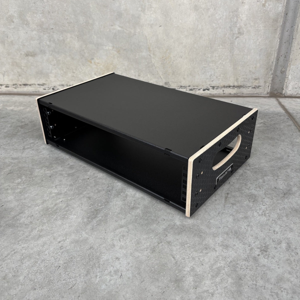 Studio Rack X 2RU – Titan AV